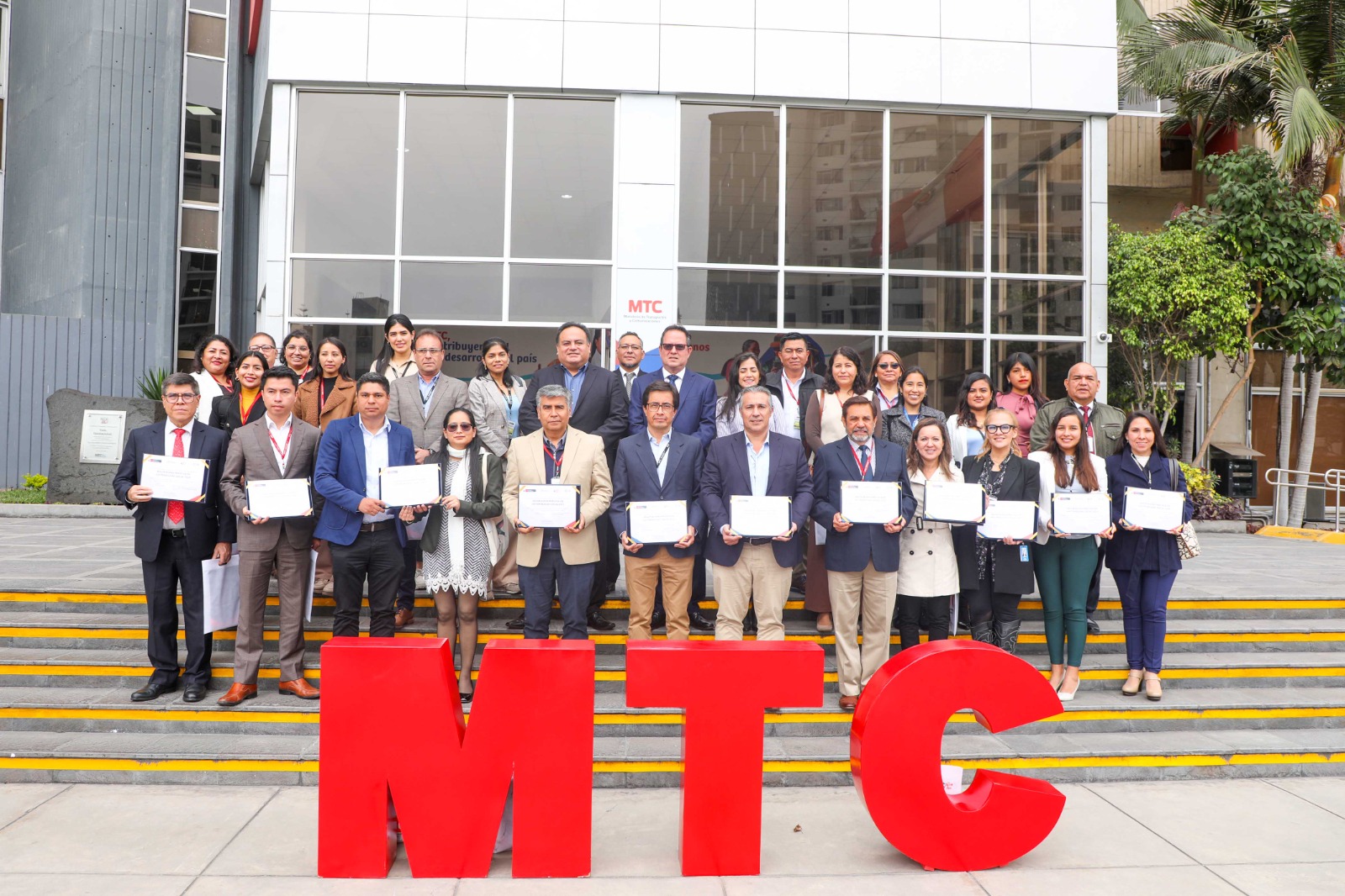 Mujeres en Red reconocida por MTC | Telefónica Perú